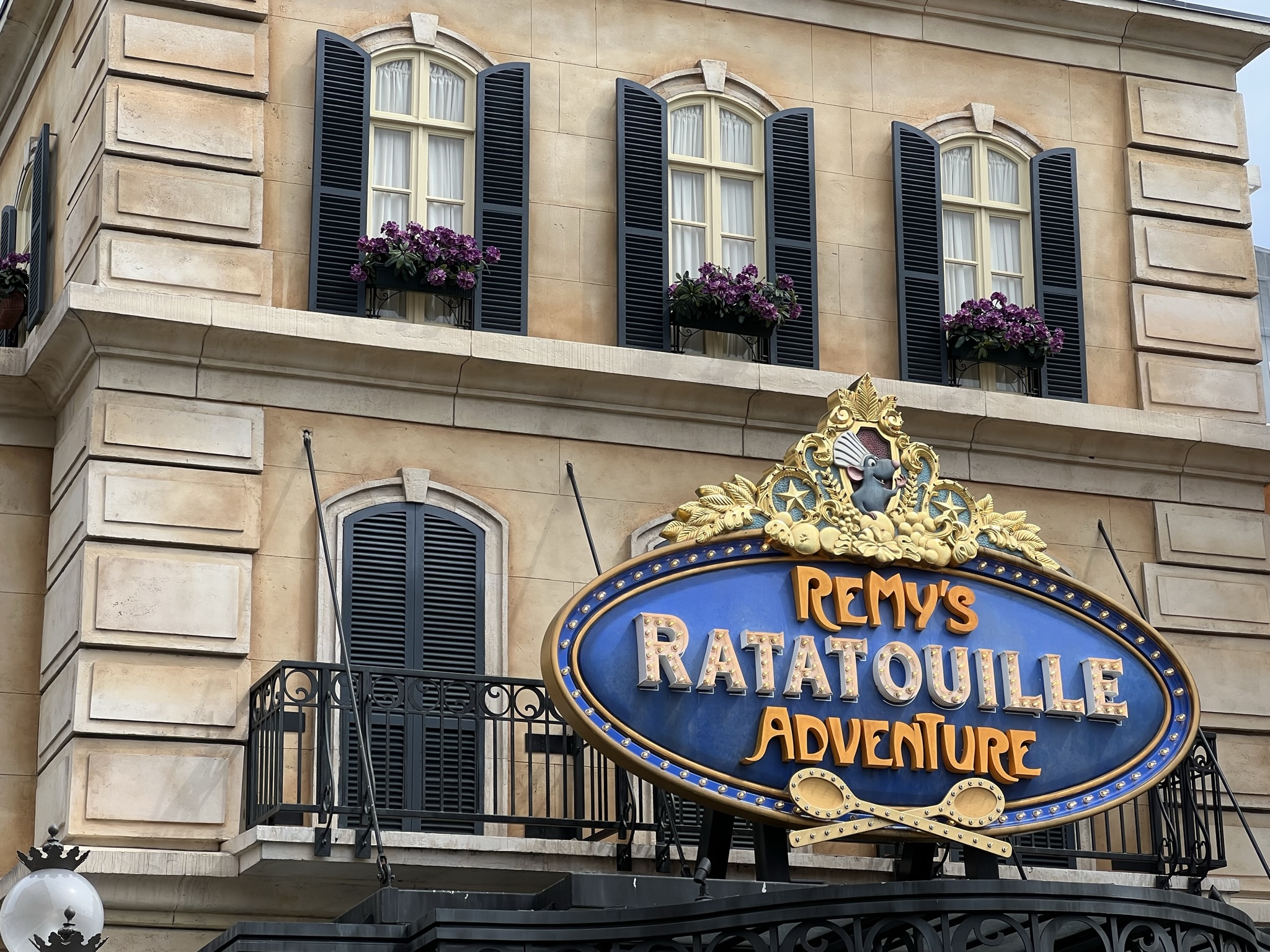 Walt Disney World Resort Epcot's New Theme Park Ride Ratatouille Full ...